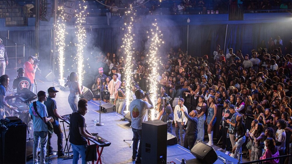 Hampton Braces for Blexit Invasion - Milwaukee Community Journal